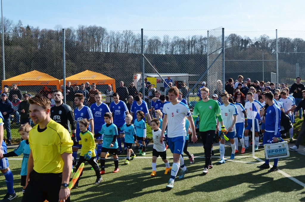 FC Teisbach ringt vor 600 Zuschauern Tabellenführer nieder • FC ... FC Teisbach ringt vor 600 Zuschauern Tabellenführer nieder • FC ...